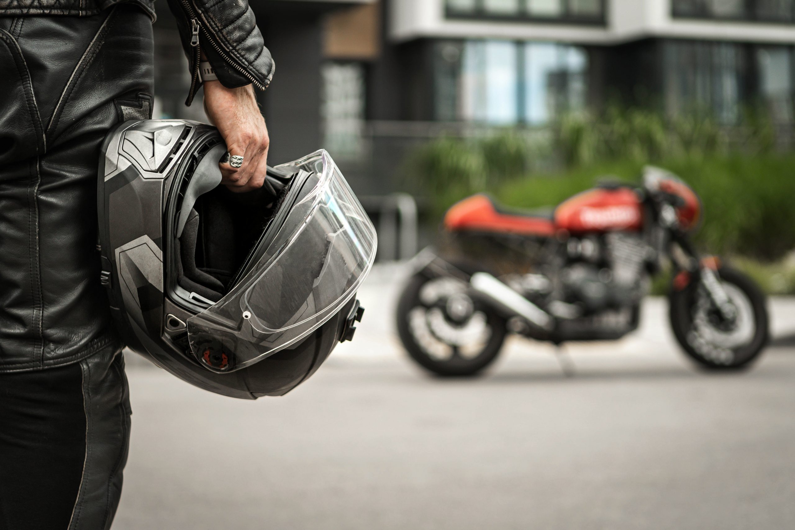 Consejos para elegir el modelo de casco correcto | Pelayo